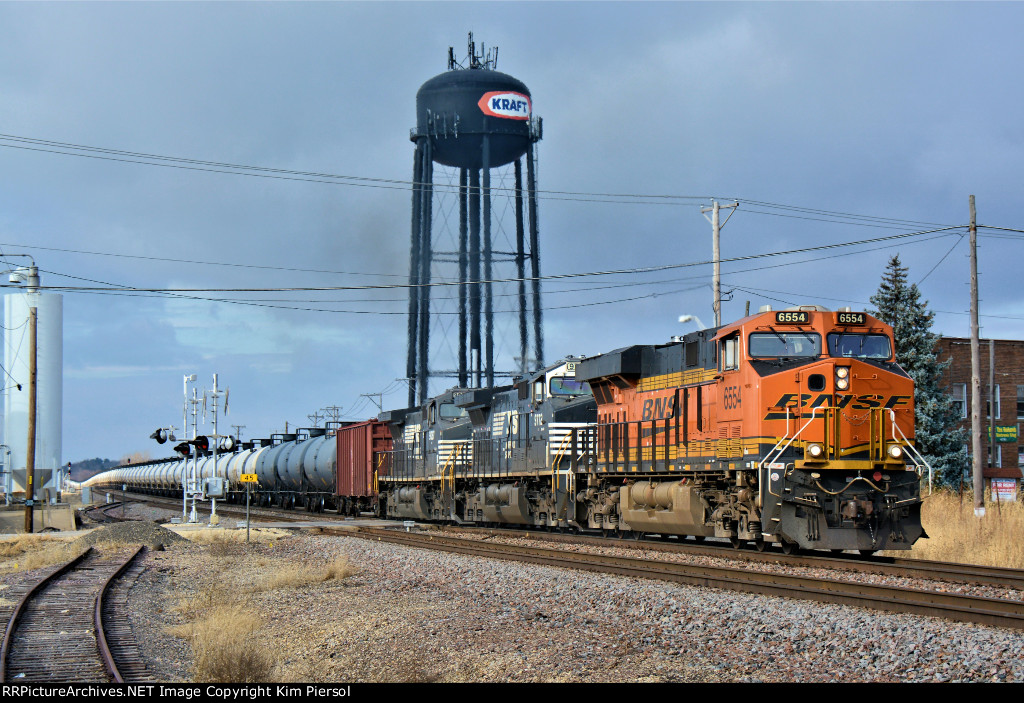 BNSF 6554 NS 9772 9087 EB Crude Oil Loads